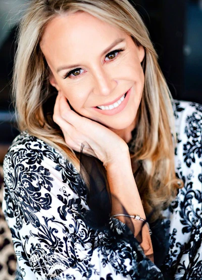 Order a personalised video from Cynthia Decker