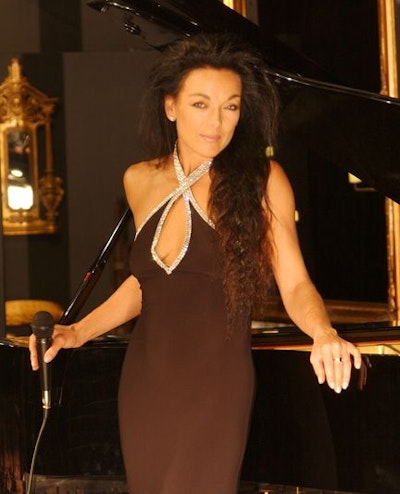 Order a personalised video from Lisa Edwards