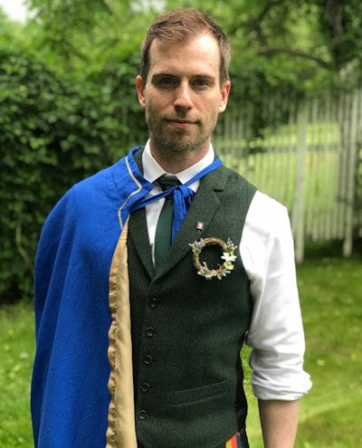 Order a personalised video from Walter Masterson