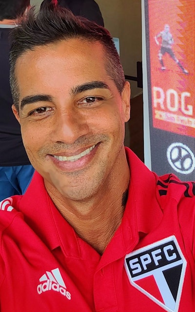 Order a personalised video from Pavão