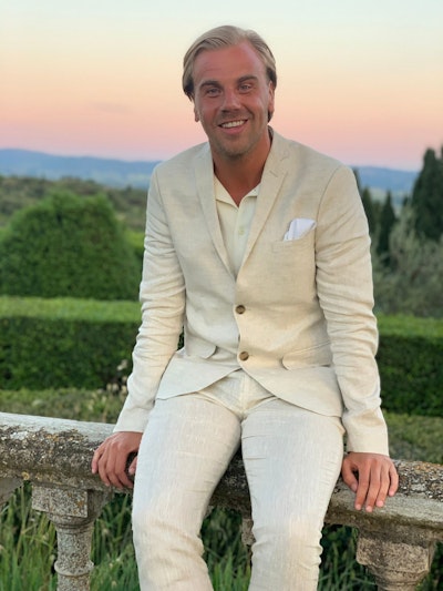 Order a personalised video from Robin "Mos" Andersson